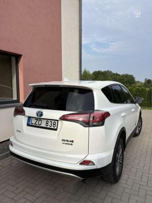 Balts Toyota RAV4 2016 Marijampole, ar dzinēja tilpumu 2.49 L un nobraukumu 247 tūkst. km par 15500 €, foto 10 vietnē AUTOMOTO.COM.LV