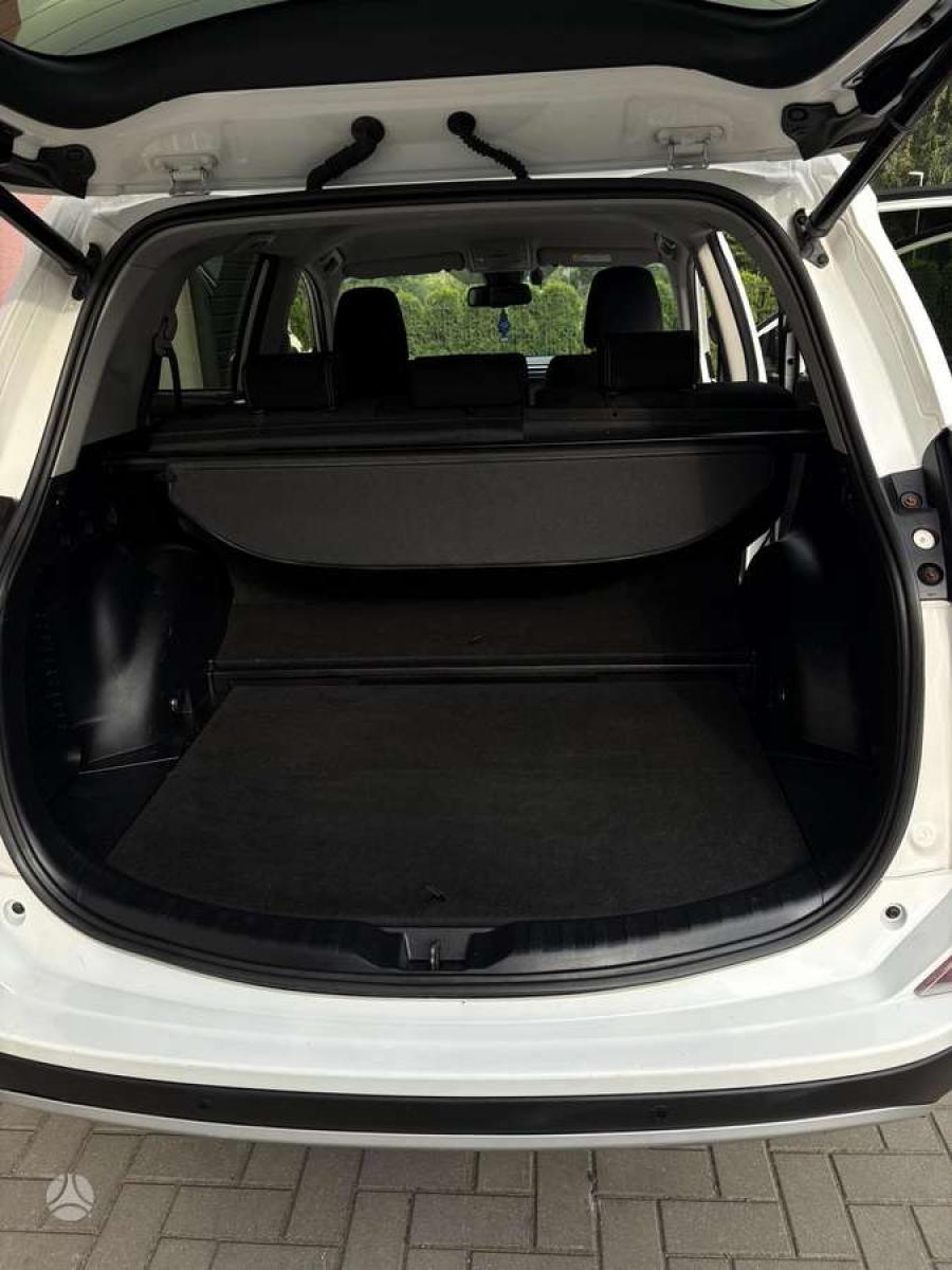 Balts Toyota RAV4 2016 Marijampole, ar dzinēja tilpumu 2.49 L un nobraukumu 247 tūkst. km par 15500 €, foto 14 vietnē AUTOMOTO.COM.LV