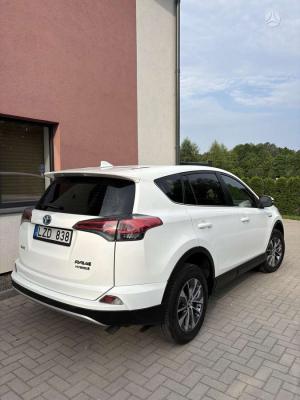 Balts Toyota RAV4 2016 Marijampole, ar dzinēja tilpumu 2.49 L un nobraukumu 247 tūkst. km par 15500 €, foto 18 vietnē AUTOMOTO.COM.LV