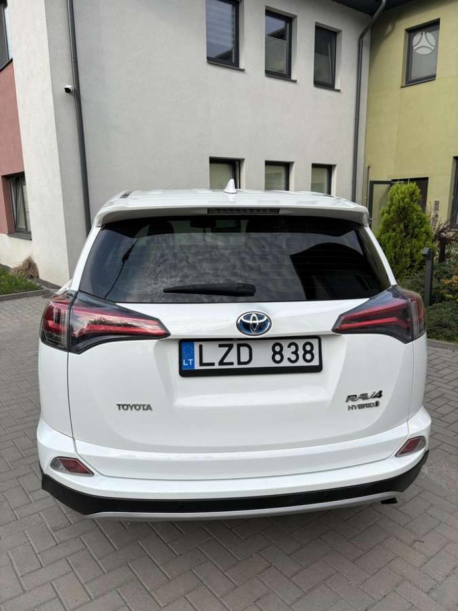 Balts Toyota RAV4 2016 Marijampole, ar dzinēja tilpumu 2.49 L un nobraukumu 247 tūkst. km par 15500 €, foto 21 vietnē AUTOMOTO.COM.LV
