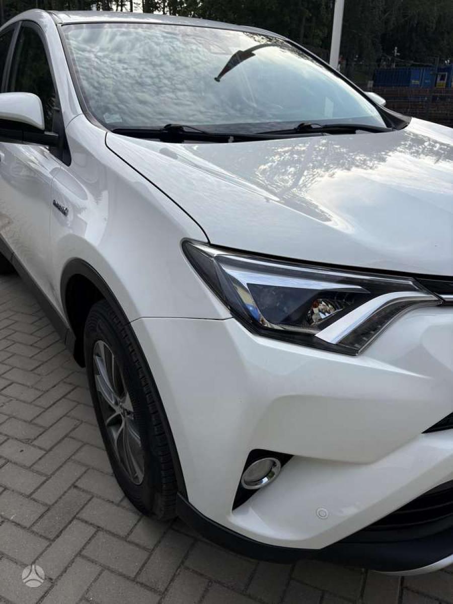Balts Toyota RAV4 2016 Marijampole, ar dzinēja tilpumu 2.49 L un nobraukumu 247 tūkst. km par 15500 €, foto 22 vietnē AUTOMOTO.COM.LV
