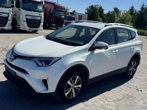 White Toyota RAV4 2017 in Siauliai, with an engine capacity of 2.00 L and mileage of 250 thousand km for 8100 €, photo 3 on AUTOMOTO.COM.LV