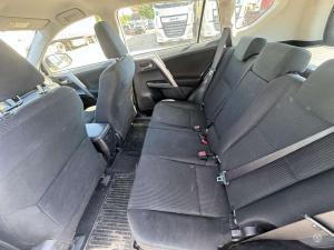 White Toyota RAV4 2017 in Siauliai, with an engine capacity of 2.00 L and mileage of 250 thousand km for 8100 €, photo 7 on AUTOMOTO.COM.LV