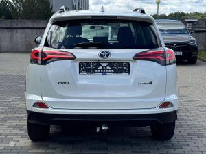 White Toyota RAV4 2017 in Siauliai, with an engine capacity of 2.00 L and mileage of 295 thousand km for 10200 €, photo 7 on AUTOMOTO.COM.LV