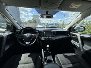 White Toyota RAV4 2017 in Siauliai, with an engine capacity of 2.00 L and mileage of 295 thousand km for 10200 €, photo 13 on AUTOMOTO.COM.LV