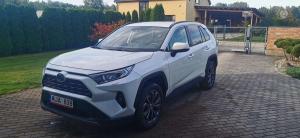 Balts Toyota RAV4 2022 Ukmergė, ar dzinēja tilpumu 2.50 L un nobraukumu 87 tūkst. km par 27200 €, foto 3 vietnē AUTOMOTO.COM.LV