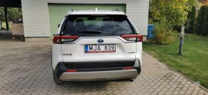 Balts Toyota RAV4 2022 Ukmergė, ar dzinēja tilpumu 2.50 L un nobraukumu 87 tūkst. km par 27200 €, foto 4 vietnē AUTOMOTO.COM.LV