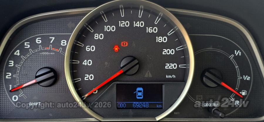 White Toyota RAV4 2013 in Tallinn, with an engine capacity of 2.00 L and mileage of 69 thousand km for 12300 €, photo 8 on AUTOMOTO.COM.LV