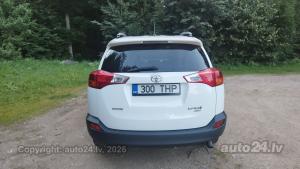 Белый Тойота РАВ 4 2013 в Таллин, объемом двигателя 2.20 л и пробегом 322 тыс. км за 6999 €, фото 5 на AUTOMOTO.COM.LV