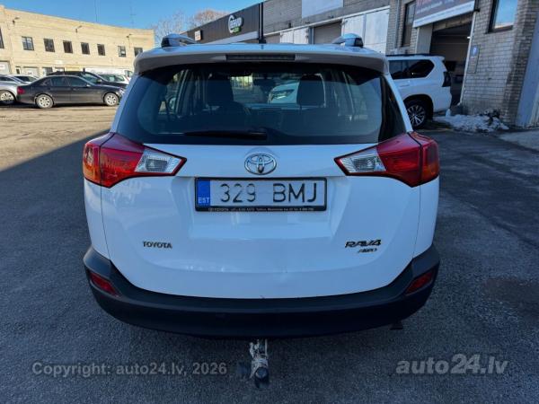 White Toyota RAV4 2014 in Tallinn, with an engine capacity of 2.00 L and mileage of 339 thousand km for 9796 €, photo 4 on AUTOMOTO.COM.LV