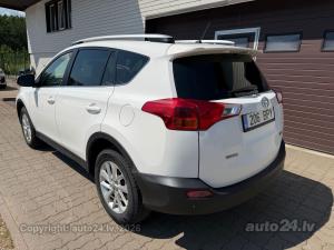 Balts Toyota RAV4 2014 Veru, ar dzinēja tilpumu 2.00 L un nobraukumu 256 tūkst. km par 8500 €, foto 5 vietnē AUTOMOTO.COM.LV