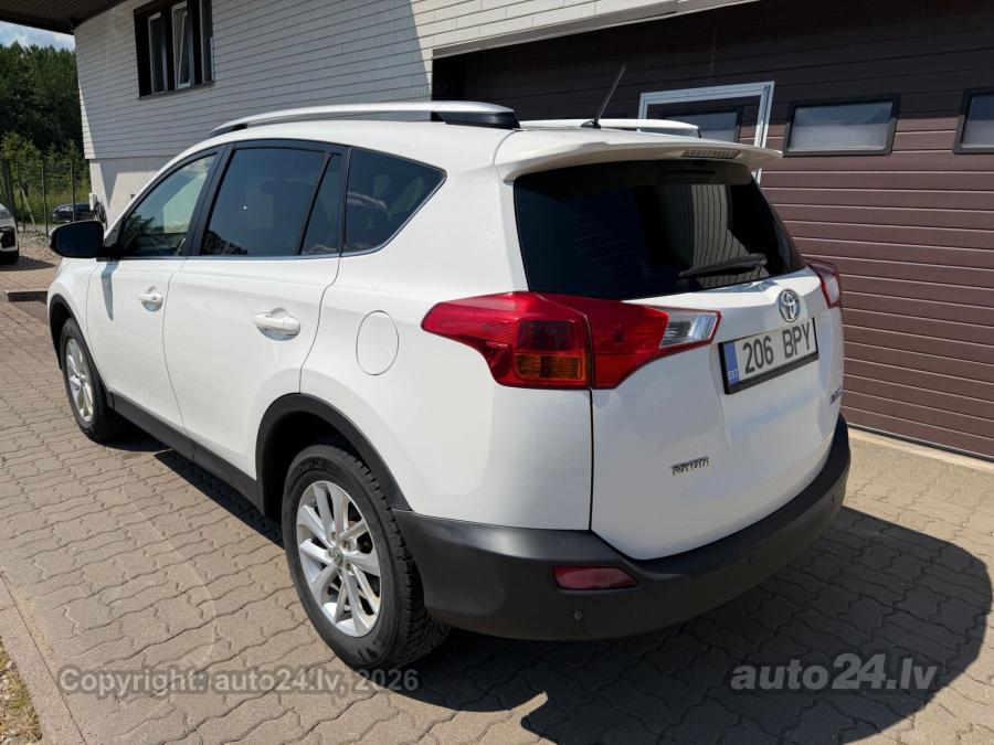 Balts Toyota RAV4 2014 Veru, ar dzinēja tilpumu 2.00 L un nobraukumu 256 tūkst. km par 8500 €, foto 5 vietnē AUTOMOTO.COM.LV