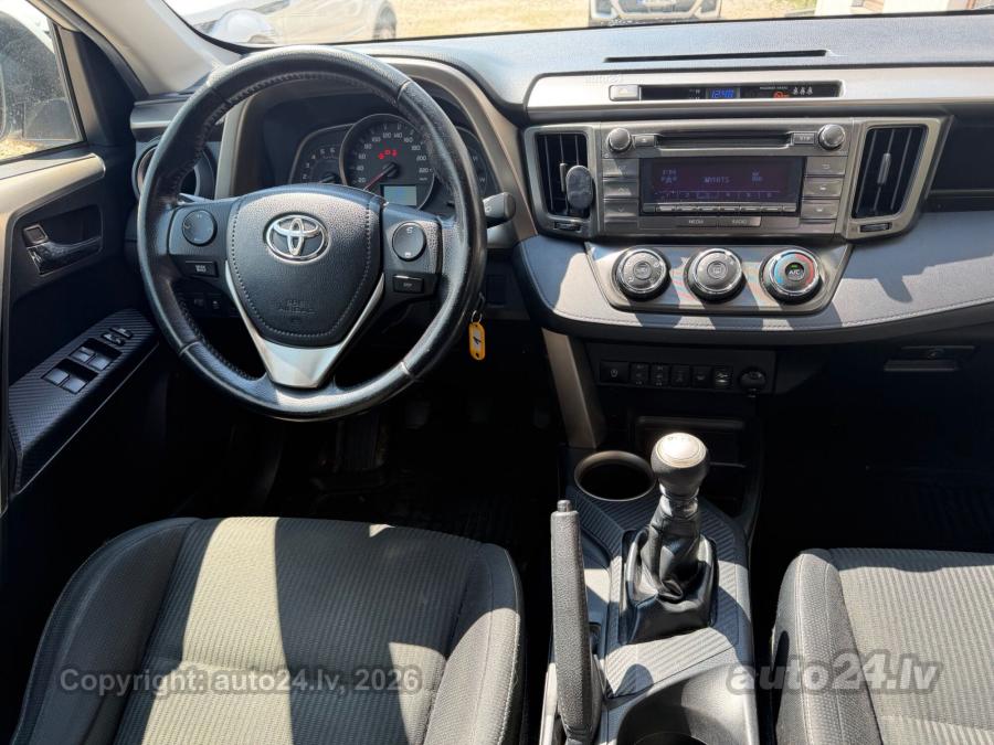 Balts Toyota RAV4 2014 Veru, ar dzinēja tilpumu 2.00 L un nobraukumu 256 tūkst. km par 8500 €, foto 8 vietnē AUTOMOTO.COM.LV