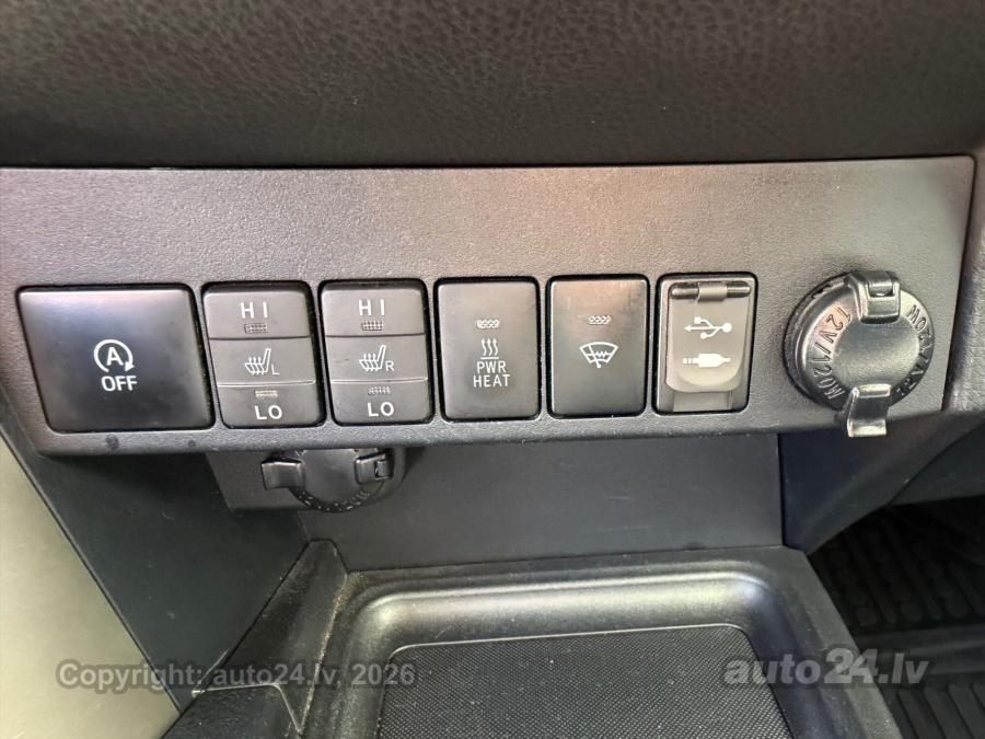 Balts Toyota RAV4 2014 Veru, ar dzinēja tilpumu 2.00 L un nobraukumu 256 tūkst. km par 8500 €, foto 9 vietnē AUTOMOTO.COM.LV