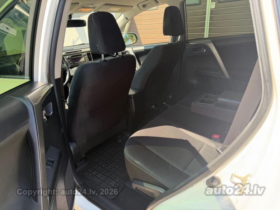 Balts Toyota RAV4 2014 Veru, ar dzinēja tilpumu 2.00 L un nobraukumu 256 tūkst. km par 8500 €, foto 10 vietnē AUTOMOTO.COM.LV