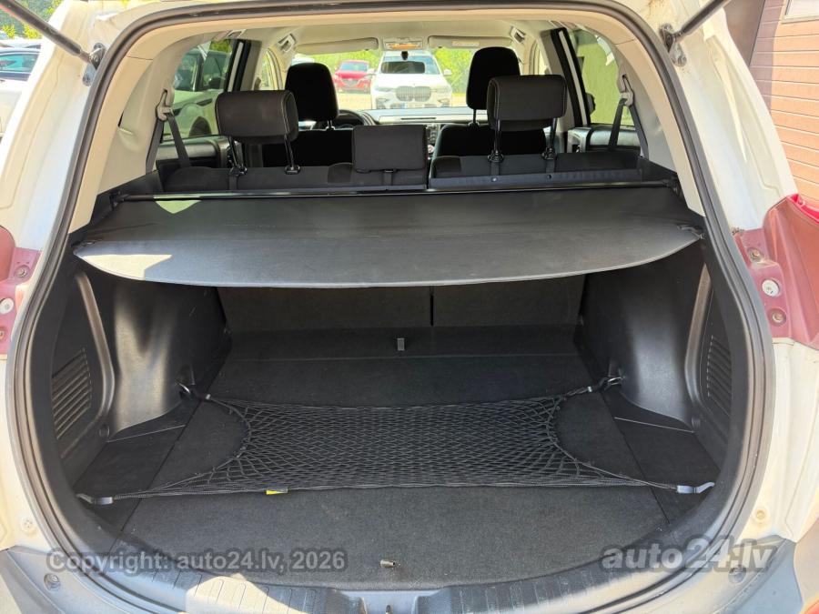 Balts Toyota RAV4 2014 Veru, ar dzinēja tilpumu 2.00 L un nobraukumu 256 tūkst. km par 8500 €, foto 12 vietnē AUTOMOTO.COM.LV