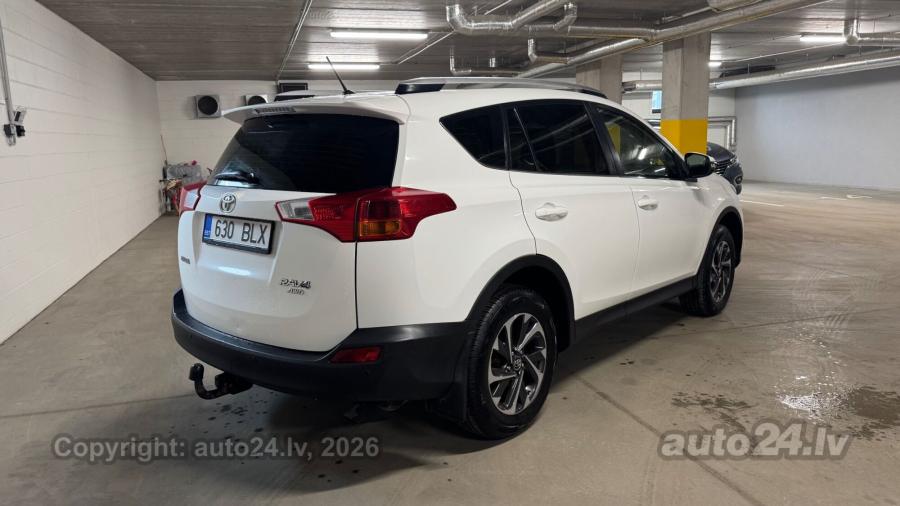 Balts Toyota RAV4 2014 Tallina, ar dzinēja tilpumu 2.00 L un nobraukumu 230 tūkst. km par 9999 €, foto 4 vietnē AUTOMOTO.COM.LV
