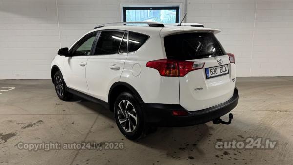 Balts Toyota RAV4 2014 Tallina, ar dzinēja tilpumu 2.00 L un nobraukumu 230 tūkst. km par 9999 €, foto 4 vietnē AUTOMOTO.COM.LV