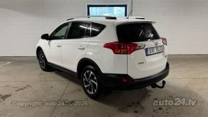 Balts Toyota RAV4 2014 Tallina, ar dzinēja tilpumu 2.00 L un nobraukumu 230 tūkst. km par 9999 €, foto 5 vietnē AUTOMOTO.COM.LV