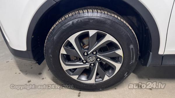Balts Toyota RAV4 2014 Tallina, ar dzinēja tilpumu 2.00 L un nobraukumu 230 tūkst. km par 9999 €, foto 10 vietnē AUTOMOTO.COM.LV