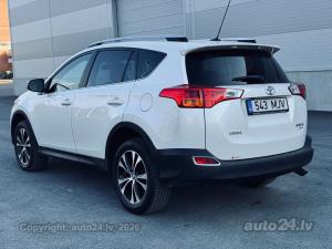 Balts Toyota RAV4 2015 Tallina, ar dzinēja tilpumu 2.00 L un nobraukumu 140 tūkst. km par 12950 €, foto 5 vietnē AUTOMOTO.COM.LV