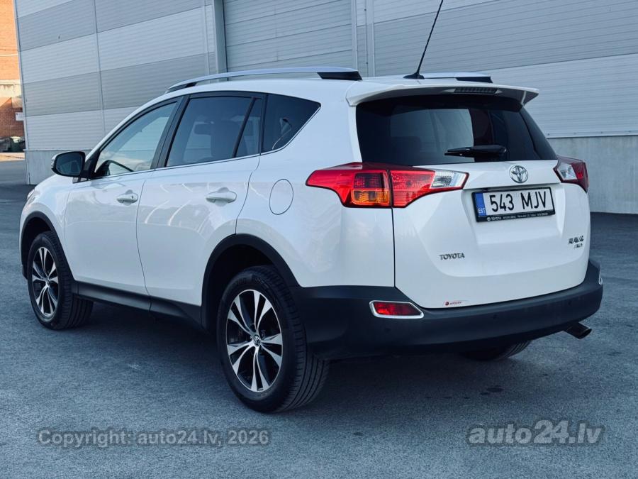 Balts Toyota RAV4 2015 Tallina, ar dzinēja tilpumu 2.00 L un nobraukumu 140 tūkst. km par 12950 €, foto 5 vietnē AUTOMOTO.COM.LV