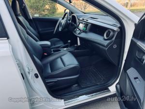 Balts Toyota RAV4 2015 Tallina, ar dzinēja tilpumu 2.00 L un nobraukumu 140 tūkst. km par 12950 €, foto 15 vietnē AUTOMOTO.COM.LV