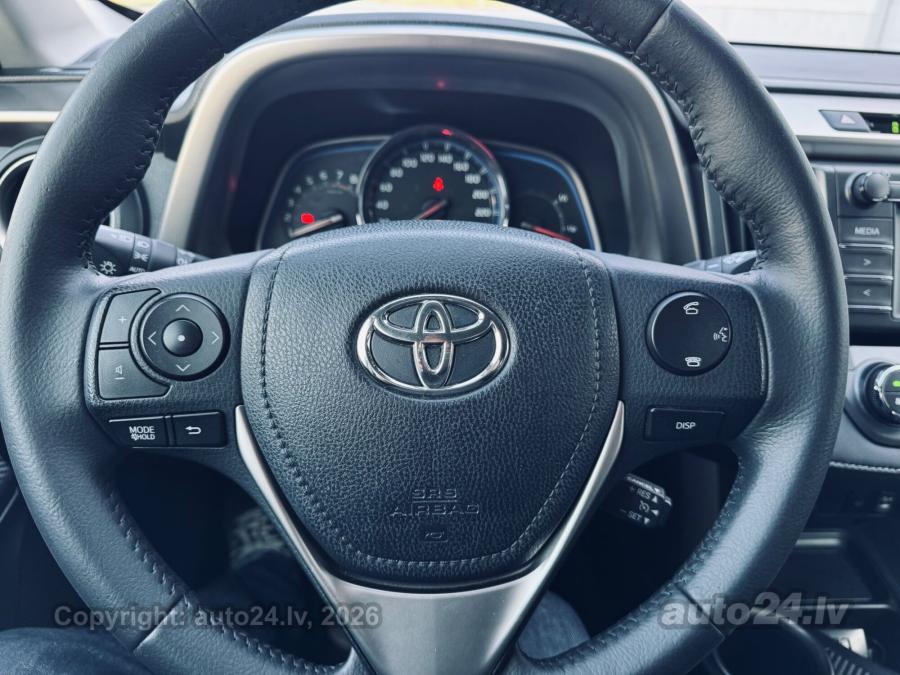 Balts Toyota RAV4 2015 Tallina, ar dzinēja tilpumu 2.00 L un nobraukumu 140 tūkst. km par 12950 €, foto 18 vietnē AUTOMOTO.COM.LV