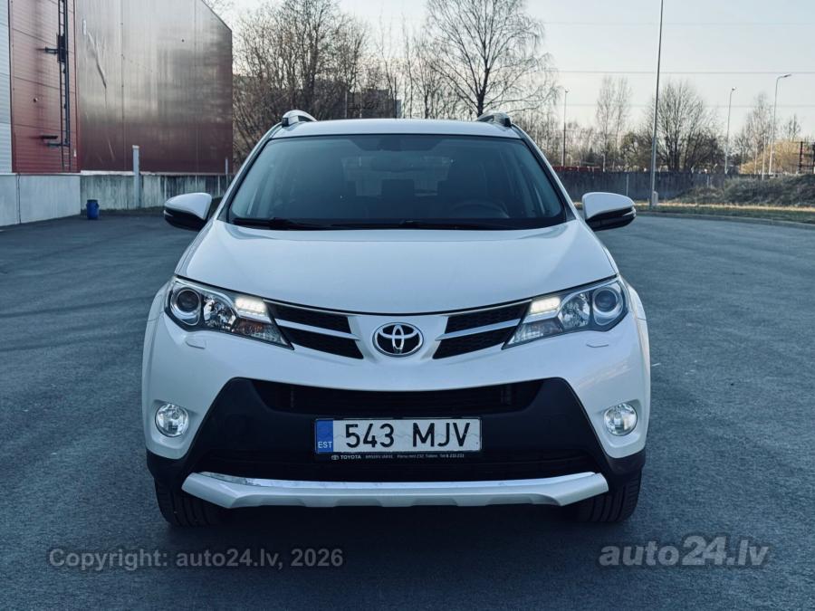 Balts Toyota RAV4 2015 Tallina, ar dzinēja tilpumu 2.00 L un nobraukumu 140 tūkst. km par 12950 €, foto 25 vietnē AUTOMOTO.COM.LV
