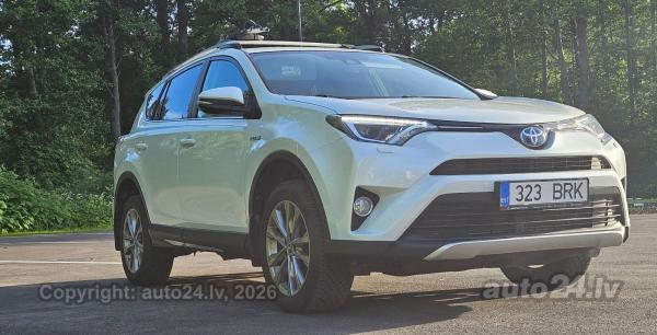 Balts Toyota RAV4 2016 Tallina, ar dzinēja tilpumu 2.50 L un nobraukumu 178 tūkst. km par 16000 €, foto 6 vietnē AUTOMOTO.COM.LV