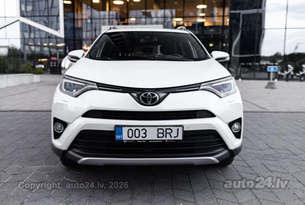 White Toyota RAV4 2016 in Tallinn, with an engine capacity of 2.00 L and mileage of 221 thousand km for 13990 €, photo 7 on AUTOMOTO.COM.LV