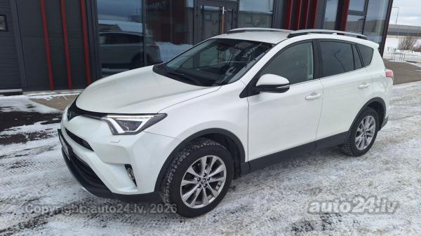 Balts Toyota RAV4 2017 Tallina, ar dzinēja tilpumu 2.00 L un nobraukumu 199 tūkst. km par 14900 €, foto 2 vietnē AUTOMOTO.COM.LV