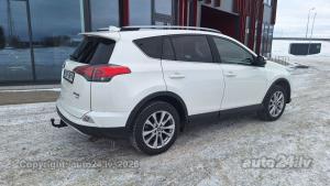 Balts Toyota RAV4 2017 Tallina, ar dzinēja tilpumu 2.00 L un nobraukumu 199 tūkst. km par 14900 €, foto 4 vietnē AUTOMOTO.COM.LV