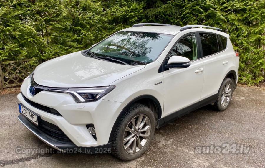 White Toyota RAV4 2017 in Tallinn, with an engine capacity of 2.50 L and mileage of 99 thousand km for 19700 €, photo 5 on AUTOMOTO.COM.LV