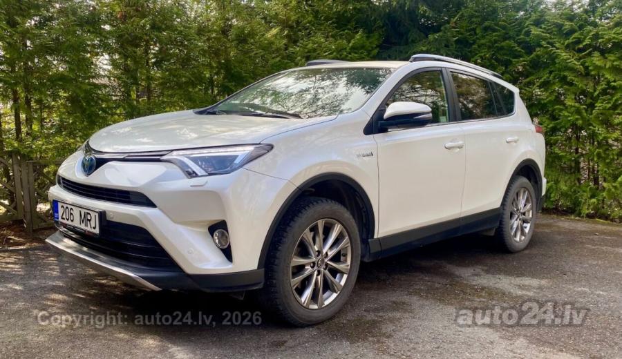 White Toyota RAV4 2017 in Tallinn, with an engine capacity of 2.50 L and mileage of 99 thousand km for 19700 €, photo 7 on AUTOMOTO.COM.LV