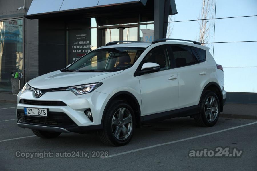 White Toyota RAV4 2017 in Tallinn, with an engine capacity of 2.00 L and mileage of 91 thousand km for 19000 €, photo 1 on AUTOMOTO.COM.LV