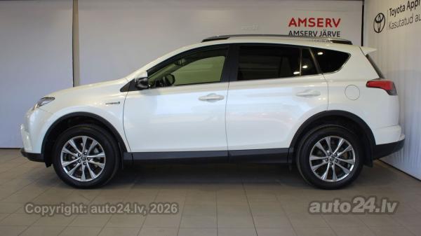 Balts Toyota RAV4 2017 Tallina, ar dzinēja tilpumu 2.50 L un nobraukumu 156 tūkst. km par 17290 €, foto 3 vietnē AUTOMOTO.COM.LV
