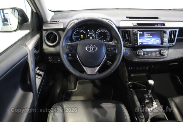 Balts Toyota RAV4 2017 Tallina, ar dzinēja tilpumu 2.50 L un nobraukumu 156 tūkst. km par 17290 €, foto 9 vietnē AUTOMOTO.COM.LV