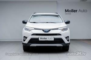 Balts Toyota RAV4 2017 Tallina, ar dzinēja tilpumu 2.50 L un nobraukumu 126 tūkst. km par 17500 €, foto 3 vietnē AUTOMOTO.COM.LV