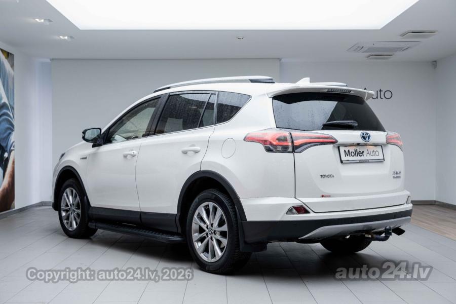 Balts Toyota RAV4 2017 Tallina, ar dzinēja tilpumu 2.50 L un nobraukumu 126 tūkst. km par 17500 €, foto 5 vietnē AUTOMOTO.COM.LV