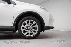 Balts Toyota RAV4 2017 Tallina, ar dzinēja tilpumu 2.50 L un nobraukumu 126 tūkst. km par 17500 €, foto 8 vietnē AUTOMOTO.COM.LV