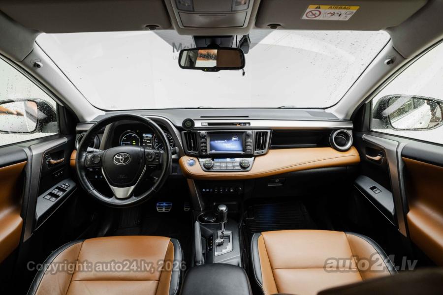 Balts Toyota RAV4 2017 Tallina, ar dzinēja tilpumu 2.50 L un nobraukumu 126 tūkst. km par 17500 €, foto 12 vietnē AUTOMOTO.COM.LV