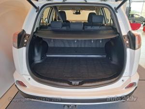 Balts Toyota RAV4 2017 Narva, ar dzinēja tilpumu 2.49 L un nobraukumu 182 tūkst. km par 14900 €, foto 8 vietnē AUTOMOTO.COM.LV