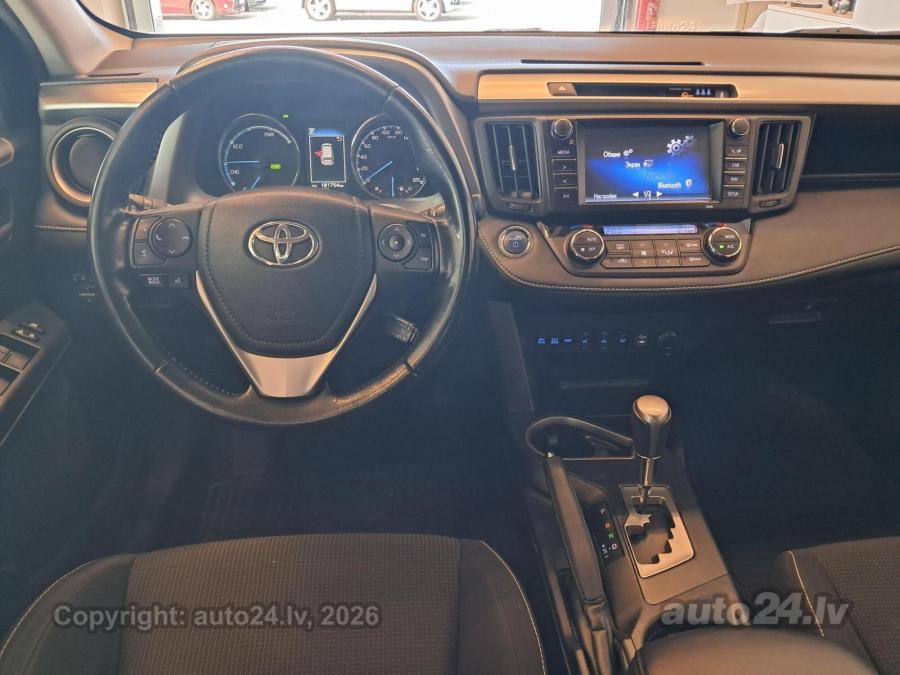 Balts Toyota RAV4 2017 Narva, ar dzinēja tilpumu 2.49 L un nobraukumu 182 tūkst. km par 14900 €, foto 13 vietnē AUTOMOTO.COM.LV
