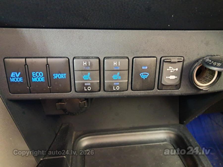Balts Toyota RAV4 2017 Narva, ar dzinēja tilpumu 2.49 L un nobraukumu 182 tūkst. km par 14900 €, foto 16 vietnē AUTOMOTO.COM.LV