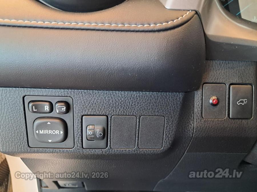 Balts Toyota RAV4 2017 Narva, ar dzinēja tilpumu 2.49 L un nobraukumu 182 tūkst. km par 14900 €, foto 17 vietnē AUTOMOTO.COM.LV