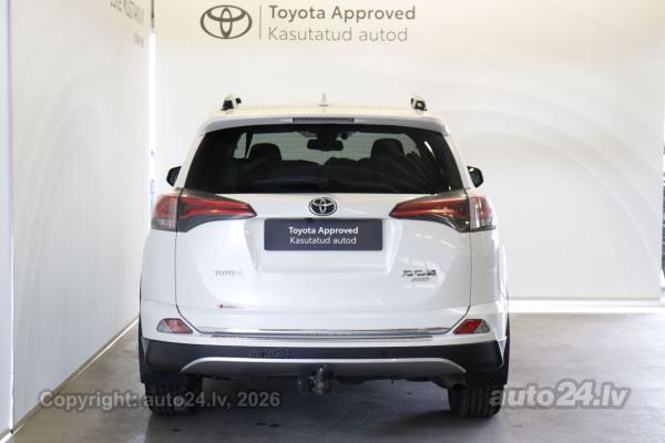 White Toyota RAV4 2018 in Tallinn, with an engine capacity of 1.99 L and mileage of 84 thousand km for 19400 €, photo 4 on AUTOMOTO.COM.LV