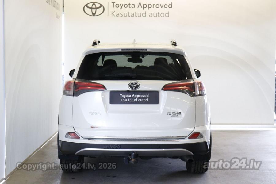 Balts Toyota RAV4 2018 Tallina, ar dzinēja tilpumu 1.99 L un nobraukumu 84 tūkst. km par 19400 €, foto 5 vietnē AUTOMOTO.COM.LV