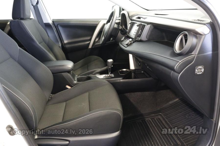 Balts Toyota RAV4 2018 Tallina, ar dzinēja tilpumu 1.99 L un nobraukumu 84 tūkst. km par 19400 €, foto 7 vietnē AUTOMOTO.COM.LV