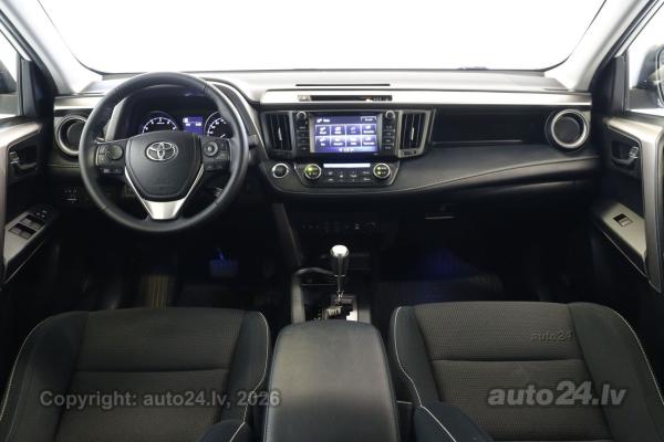White Toyota RAV4 2018 in Tallinn, with an engine capacity of 1.99 L and mileage of 84 thousand km for 19400 €, photo 8 on AUTOMOTO.COM.LV